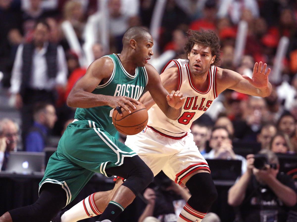 Robin Lopez makes fun of his twin brother before Bulls vs. Nets