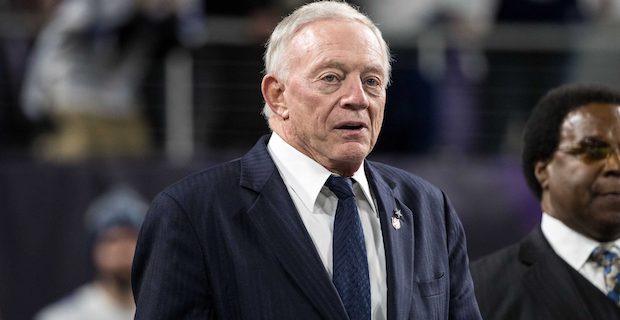 Jerry Jones refuses to comment on wearing a hat during anthem