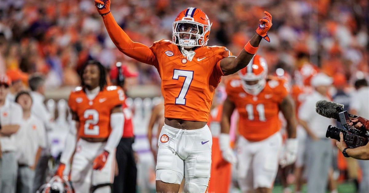 Projecting Clemson football's defensive depth chart ahead of preseason camp