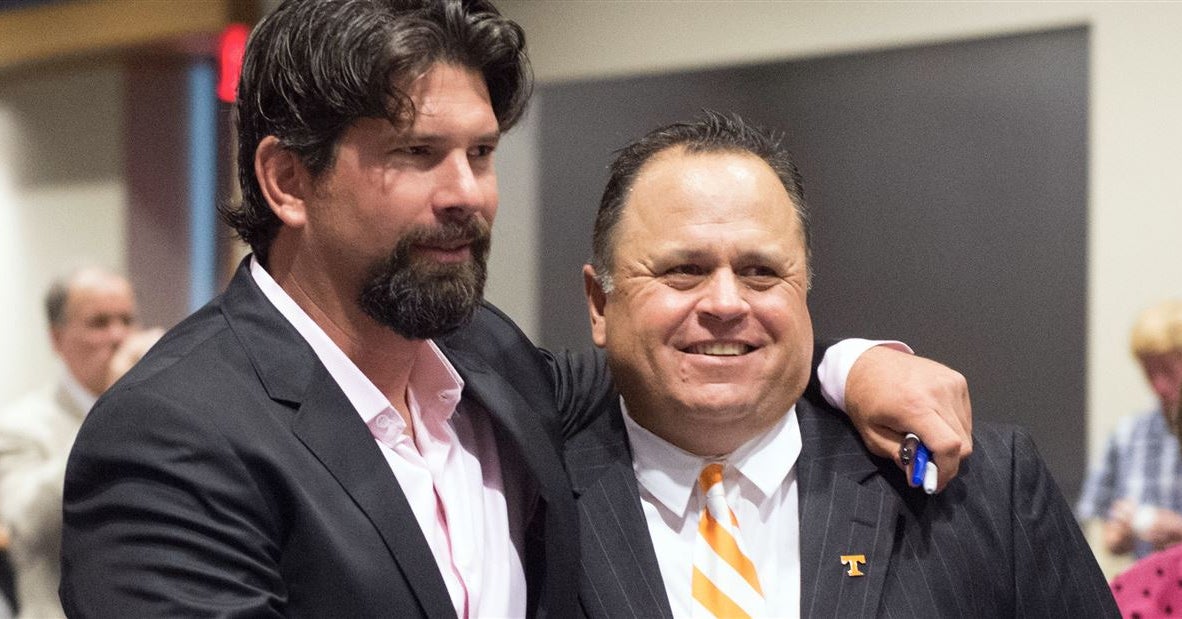 Diamond Vols Podcast: Talkin' Vols, postseason with Dave Serrano