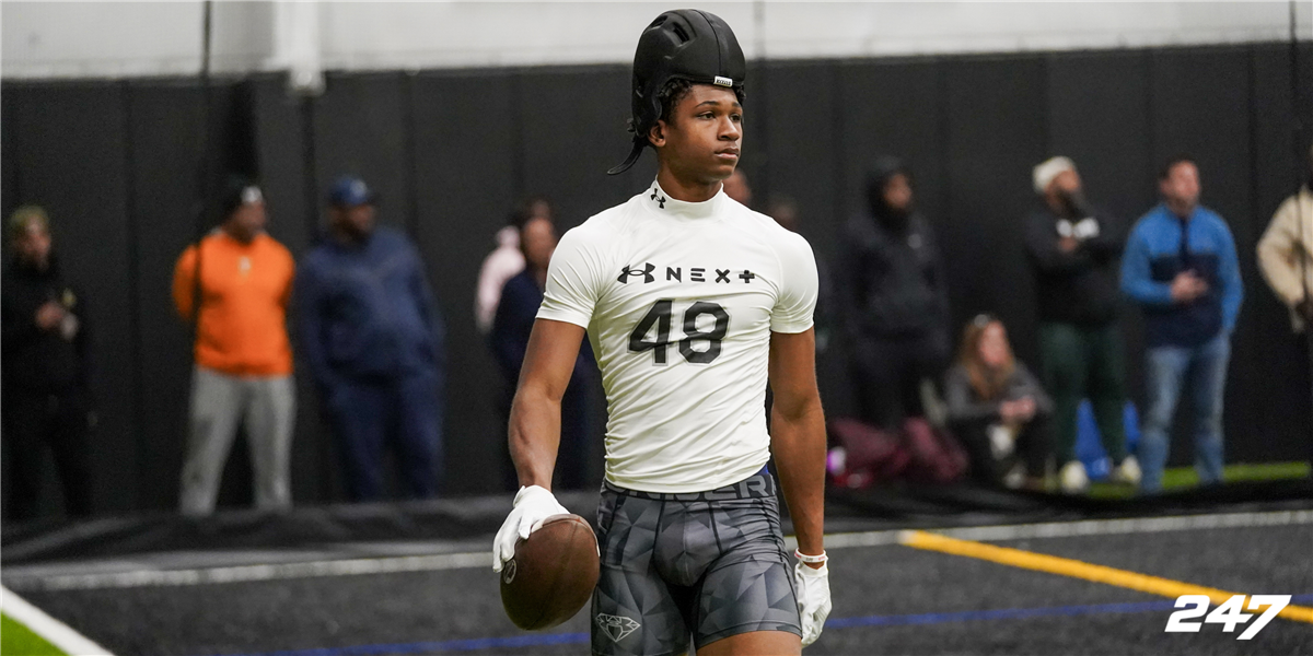 Top247 2025 WR Travis Smith Jr. locks in his first two officials