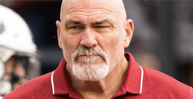 New WSU o-line coach Dennis McKnight, a former NFL mainstay, doesn't ...