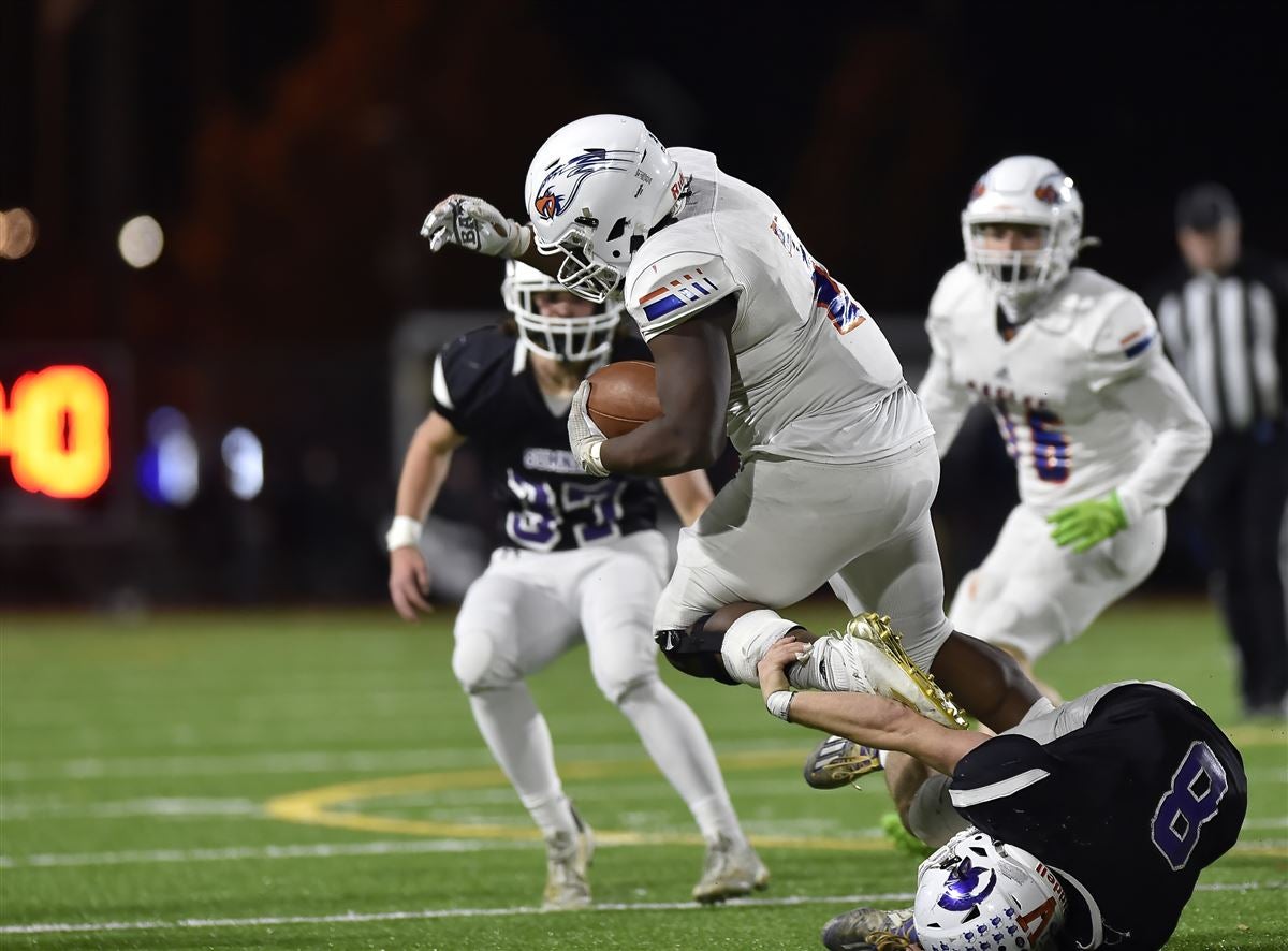 PHOTO GALLERY: Graham-Kapowsin Defeats Rival Sumner, Advances To Semifinals