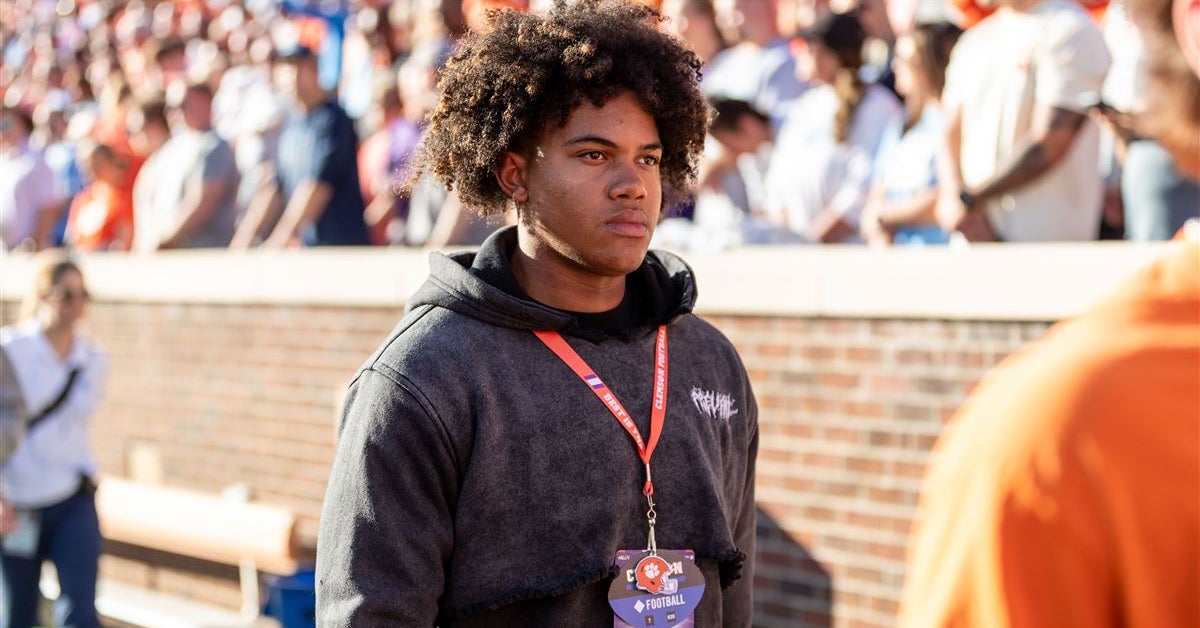 Top247 EDGE Bryce Davis schedules new UGA and Duke visits, USC official ...
