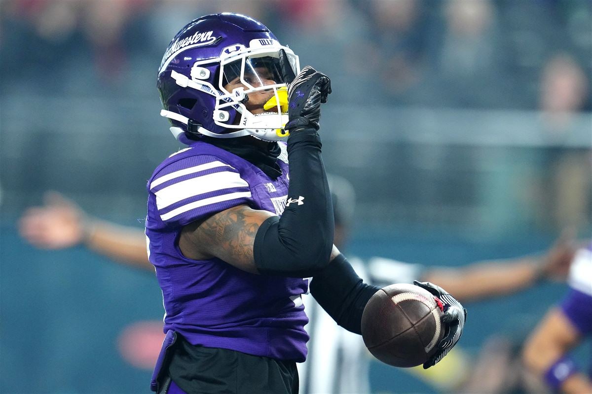 Big 10 defensive back transfer commits to WVU