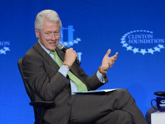 Bill Clinton tweets at Dawn Staley