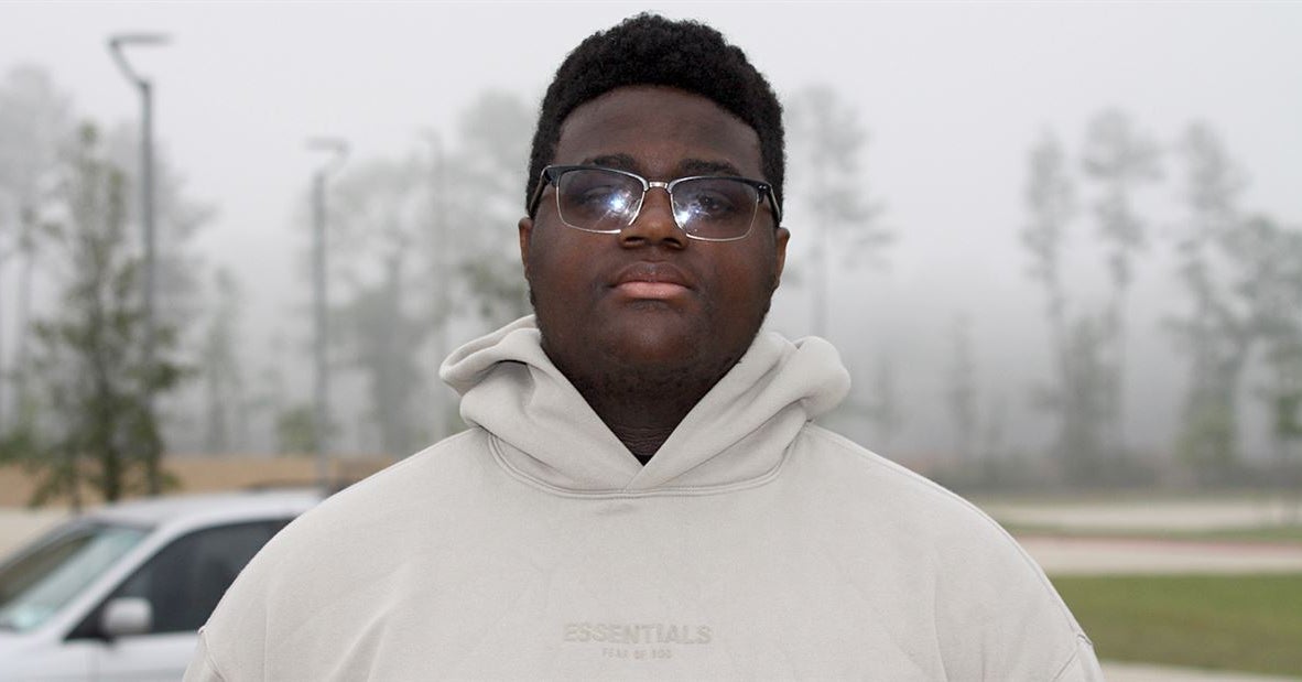 Texas A&M makes the final four for top-100 OT Bennett Warren