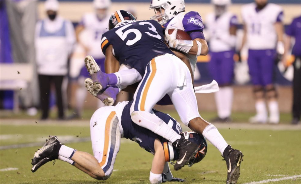 Virginia defensive end Hunter Stewart is in the NCAA Transfer Portal