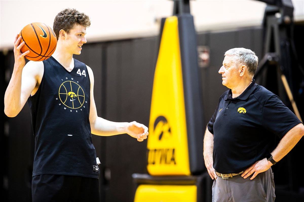 Iowa Basketball: Riley Mulvey eager to prove himself in year two