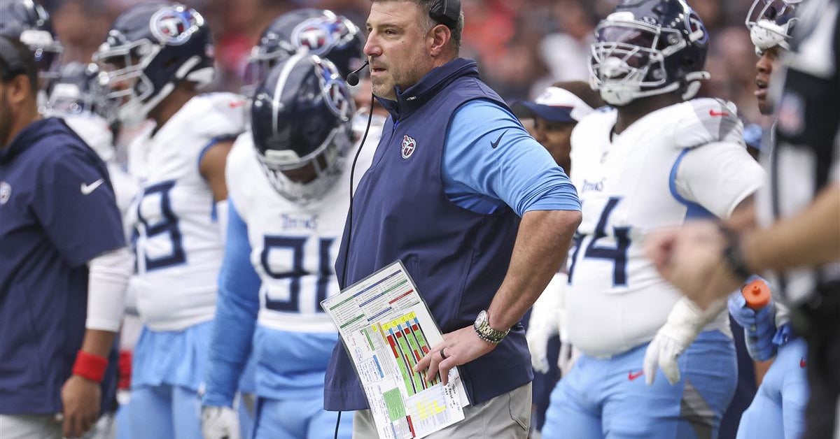 Halas Hall Hopeful: Can Mike Vrabel revitalize the Bears?
