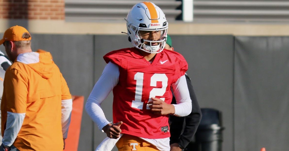 Tennessee quarterback Nico Iamaleava impresses in first spring football ...