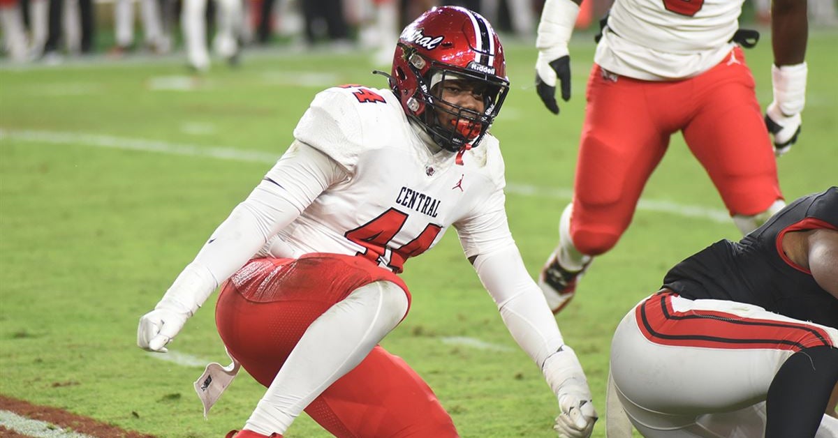 Lyles leads impressive young group in 7A title game