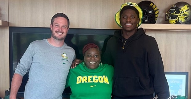 Meet Oregon Football's 2026 class: Composite Five-star Edge Richard ...