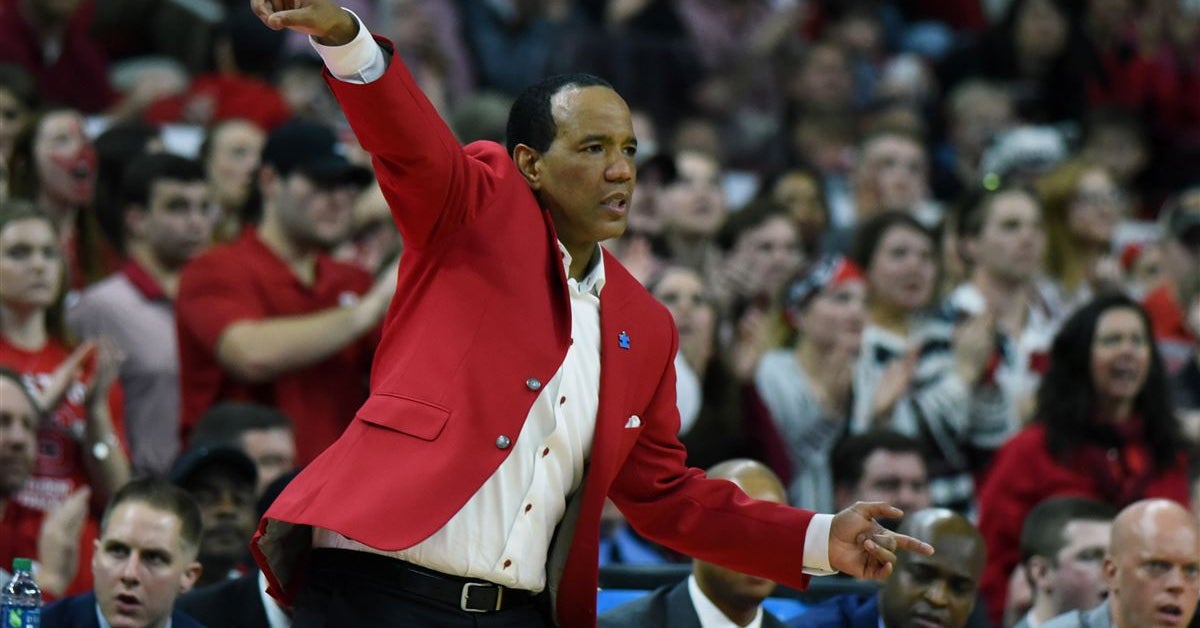 Roy Roberson Hired as Assistant Basketball Coach