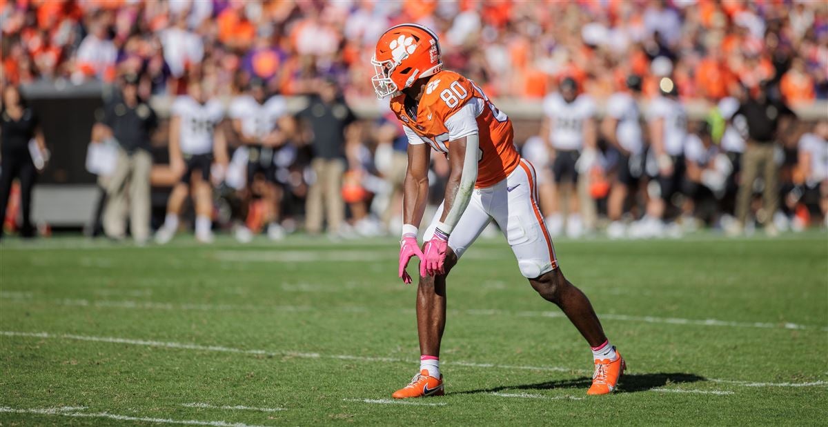 BREAKING: Clemson WR Transfer Beaux Collins Commits to Notre Dame