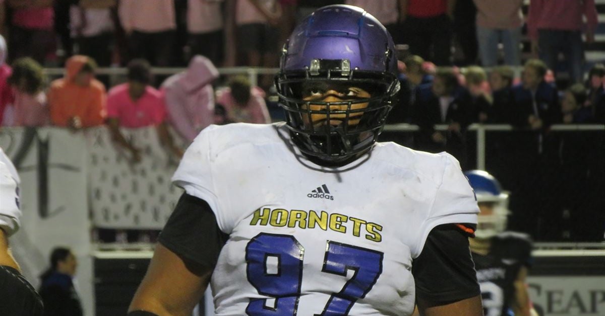 2022 DT Domonique Orange down to four schools