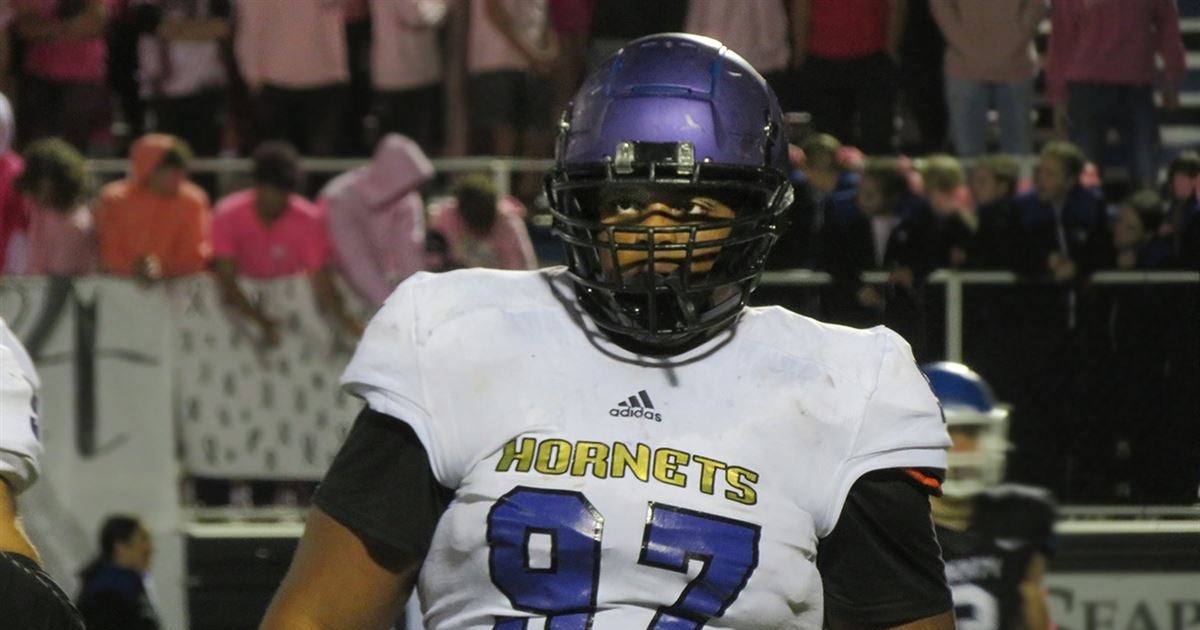 2022 DT Domonique Orange down to four schools