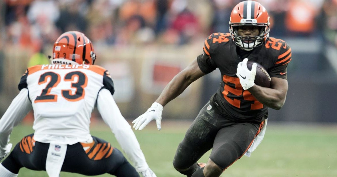 Nick Chubb breaks franchise rookie rushing record