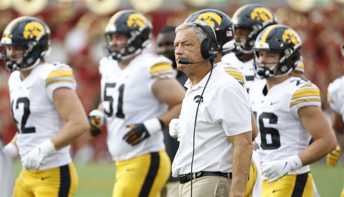Iowa Football: CBS Sports sees the Hawkeyes as a team that could 'make ...