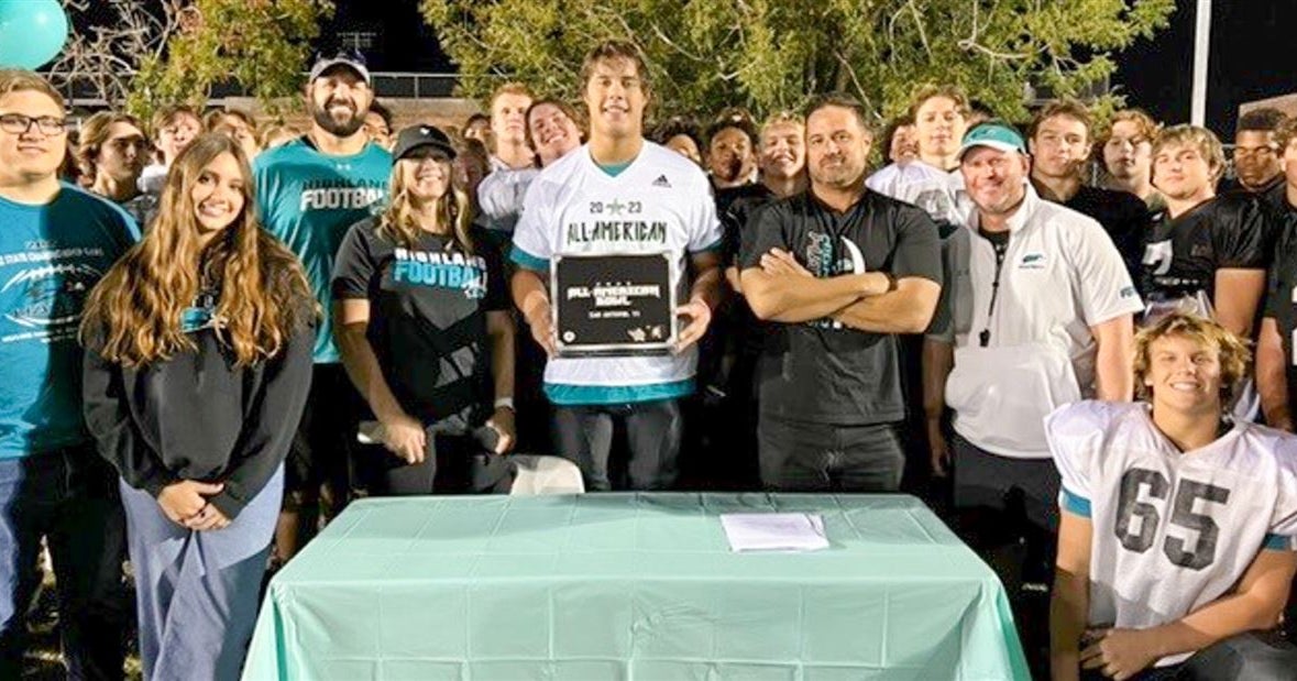 Four-star OL Caleb Lomu receives All-American Bowl jersey
