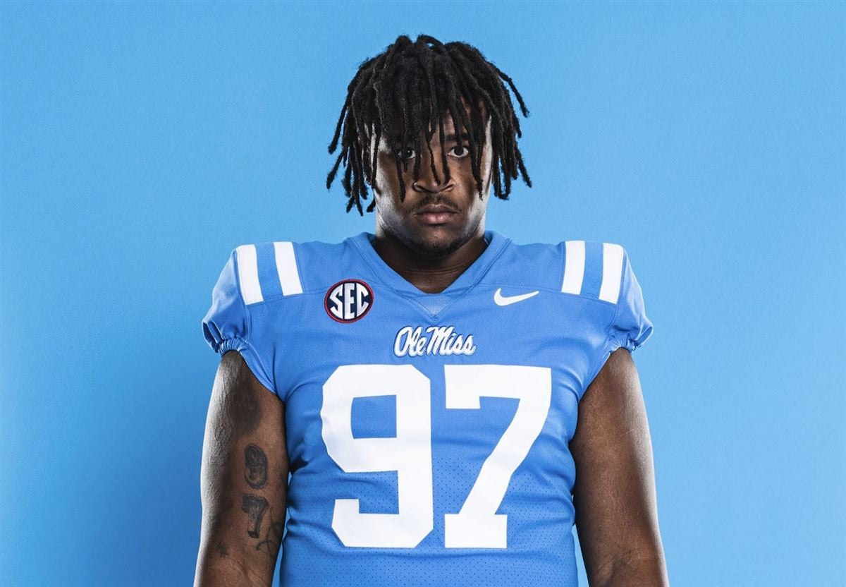 Portal defensive lineman Akelo Stone commits to Ole Miss late Friday night