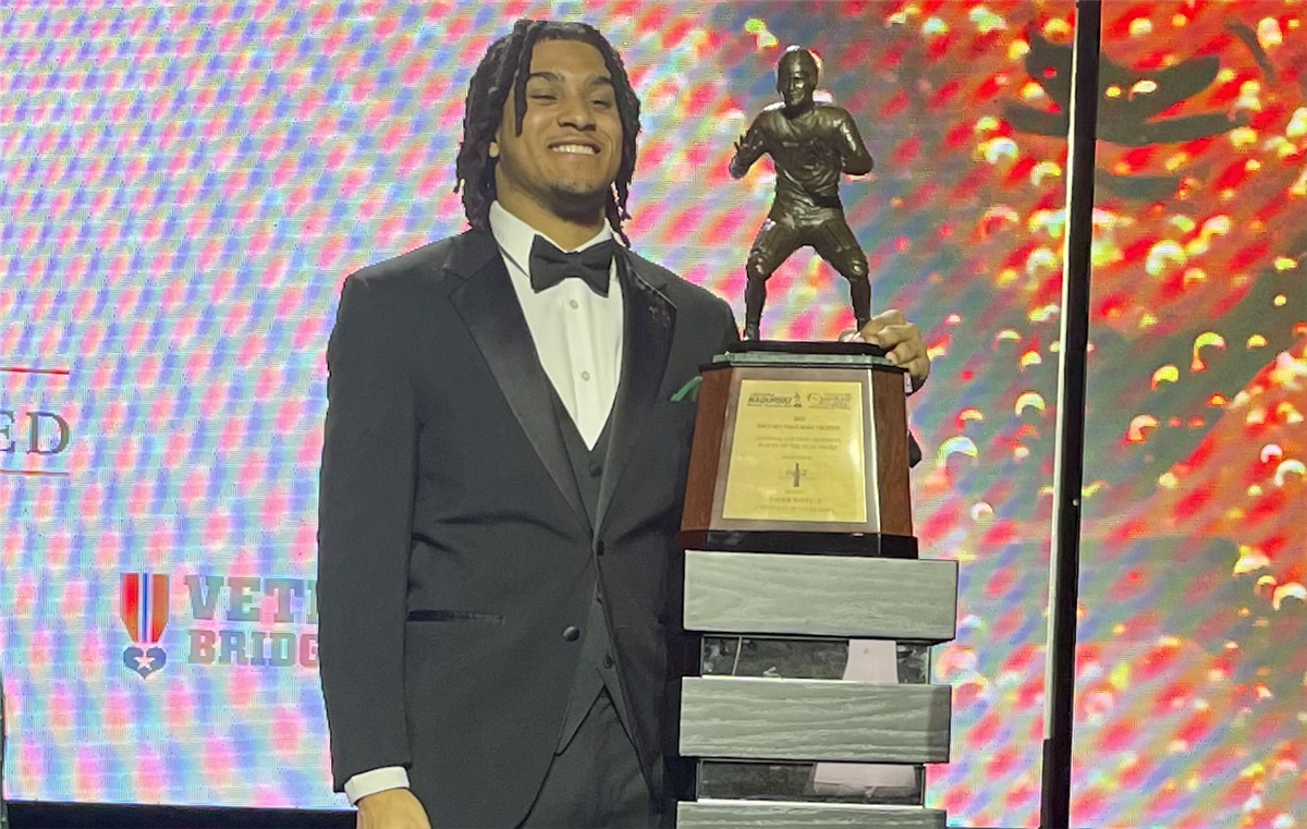 Notre Dame Safety Xavier Watts Wins the Bronko Nagurski Trophy