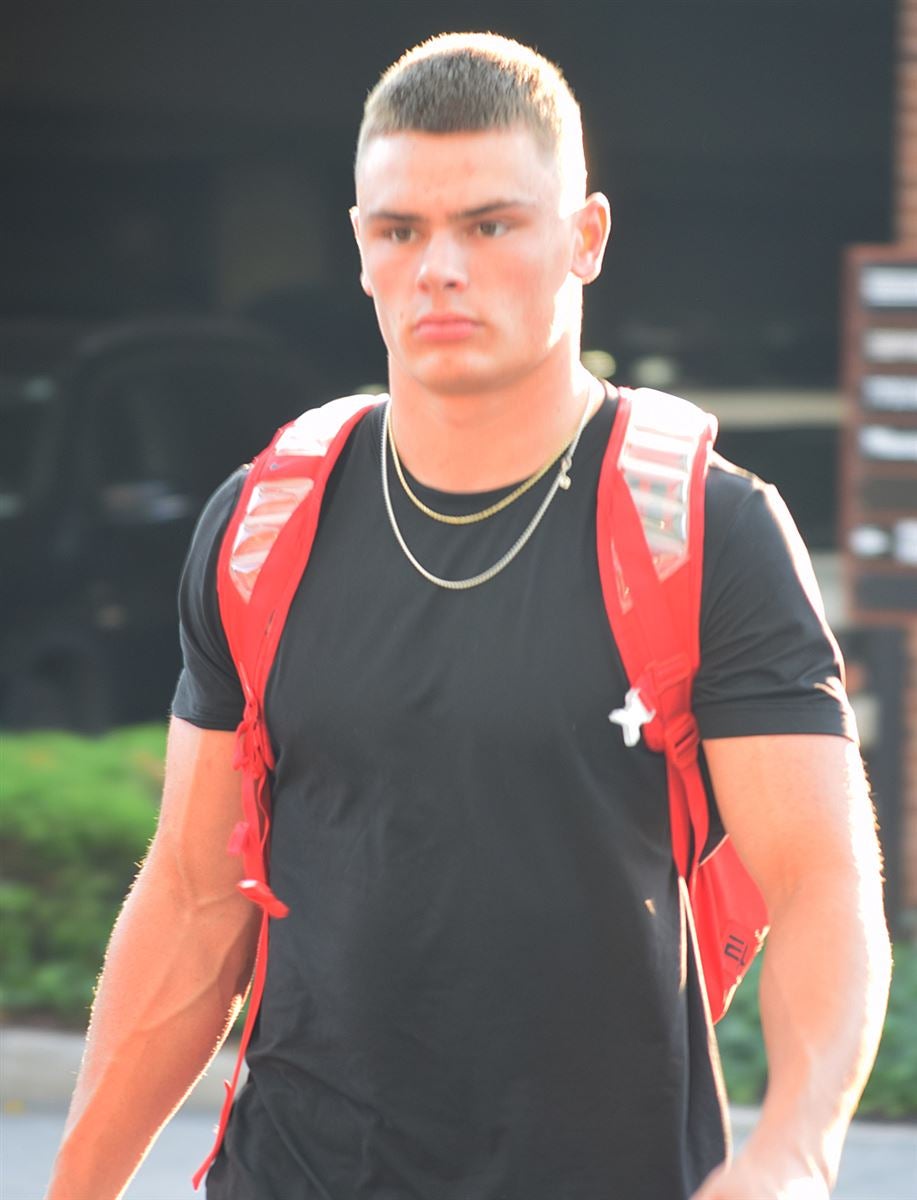 Sights and Sounds: Buckeyes arrive at team hotel as part of preseason camp