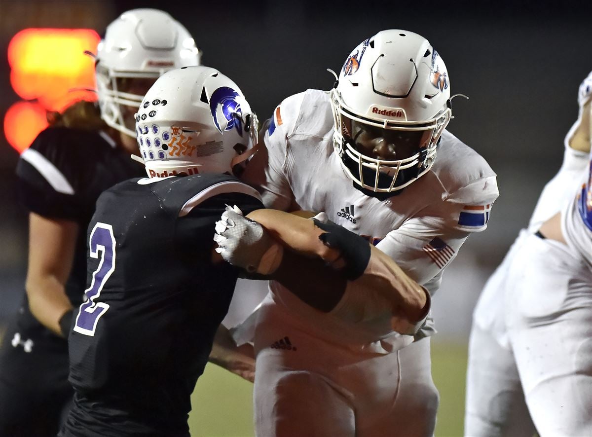 PHOTO GALLERY: Top-Ranked Graham-Kapowsin Defeats Sumner