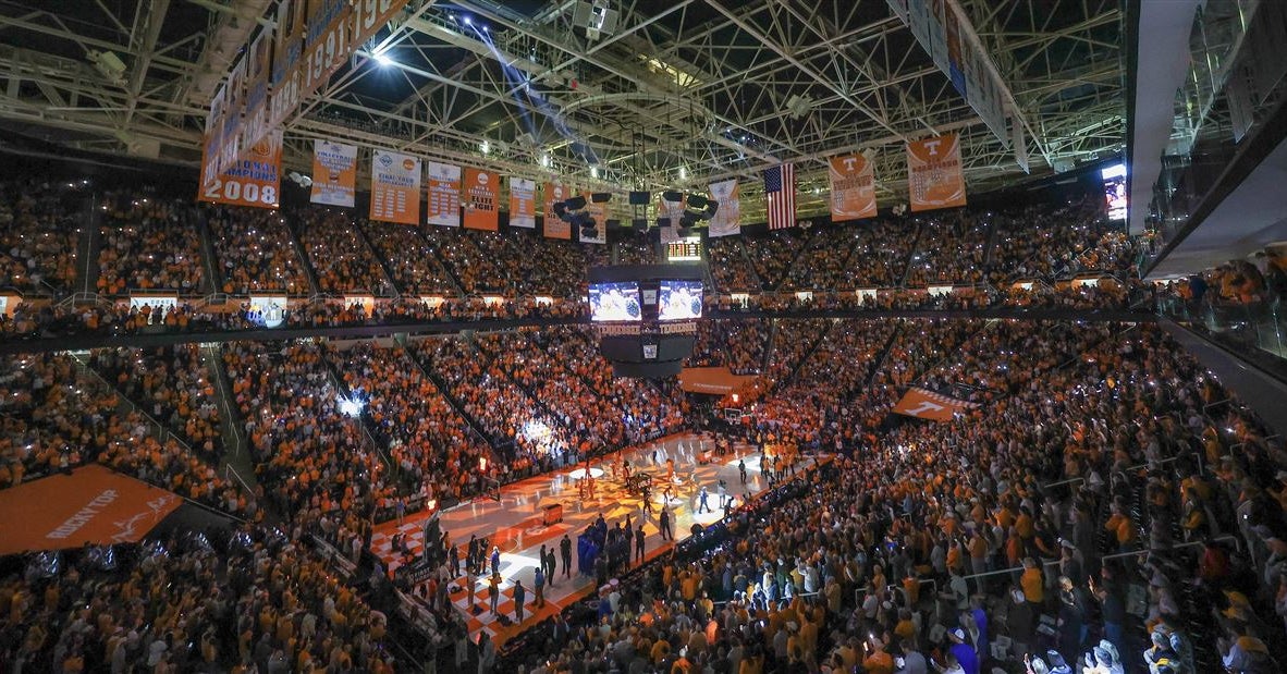 No. 1 Tennessee throttles No. 23 Arkansas, 76-52