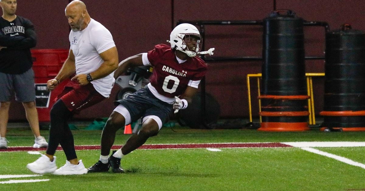 In Photos: Wide receivers, running backs feature in Friday's practice