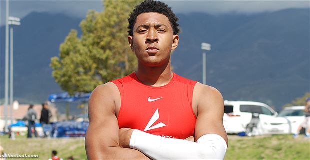 Tight End Prospect Michael Martinez Commits to UCLA