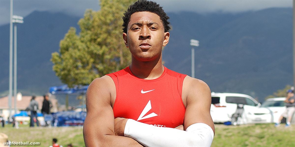 Tight End Prospect Michael Martinez Commits to UCLA