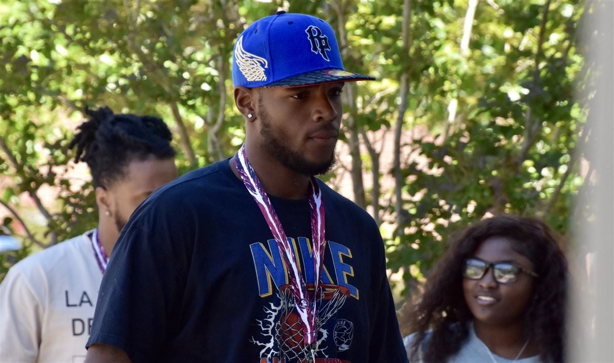 Working towards 4th of July fireworks: 4-star Edge Zion Grady returns ...