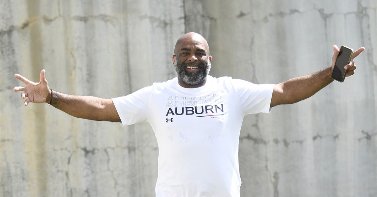 Key personnel staffer Kenyatta Watson to stay at Auburn after push from ...