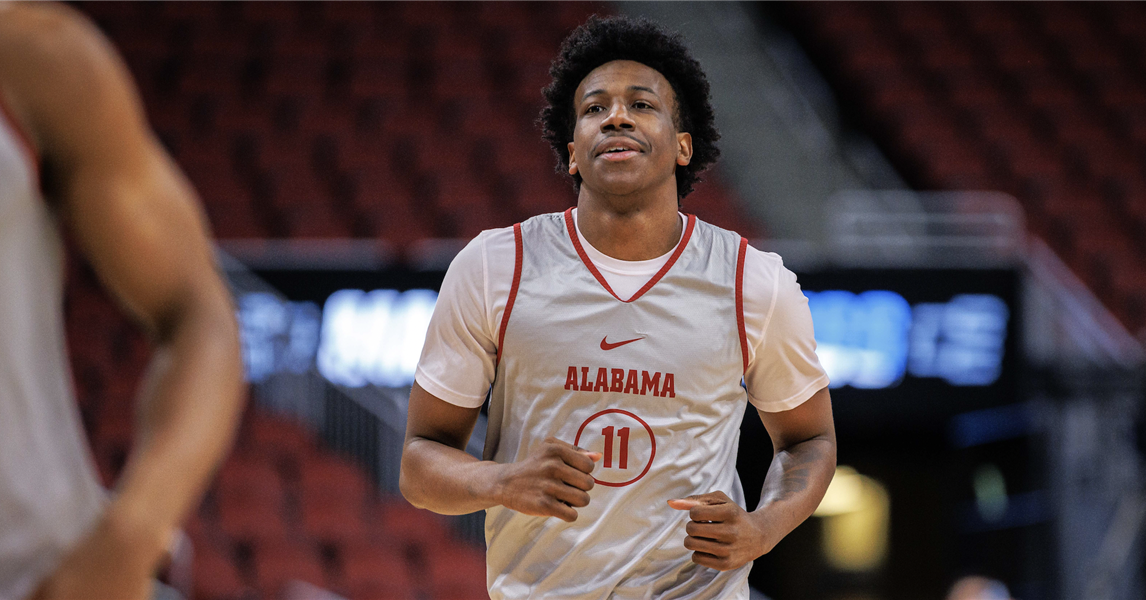 Davin Cosby breaks down redshirt semester, welcome-to-college moment