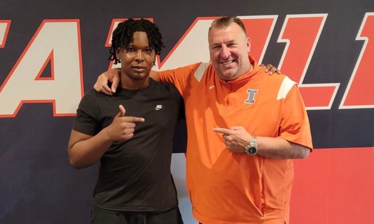 2025 Homewood-Flossmoor DL Cameron Brooks recaps Illini visit: 'An ...