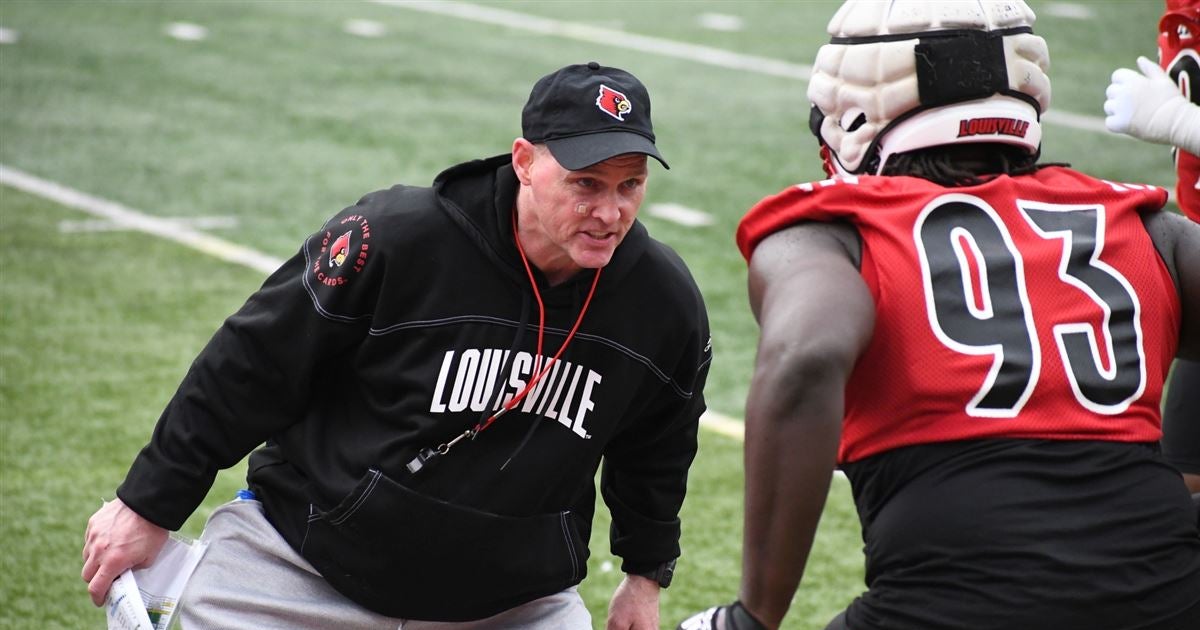 Watch: Louisville Co-DC Mark Hagen, DL Ashton Gillotte provide spring practice update