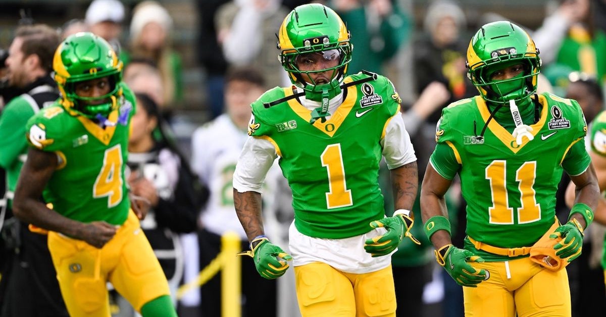 Oregon players and coaches reflect on returns of Dakorien Moore and ...
