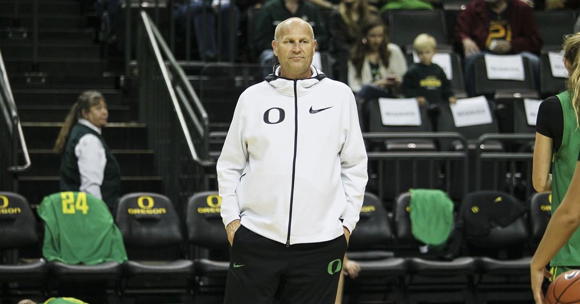 Oregon women's basketball vets rave about freshman Taylor Chavez