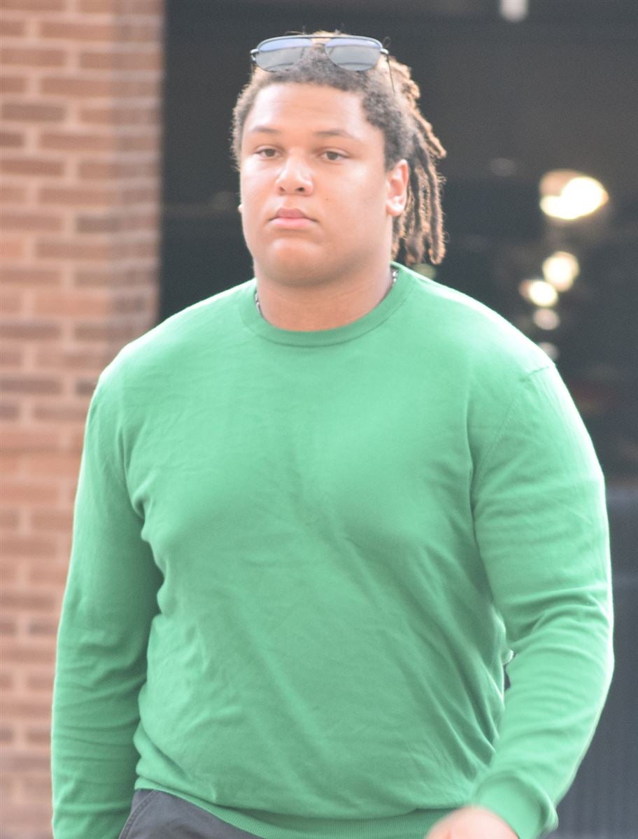 Sights and Sounds: Buckeyes arrive at team hotel as part of preseason camp