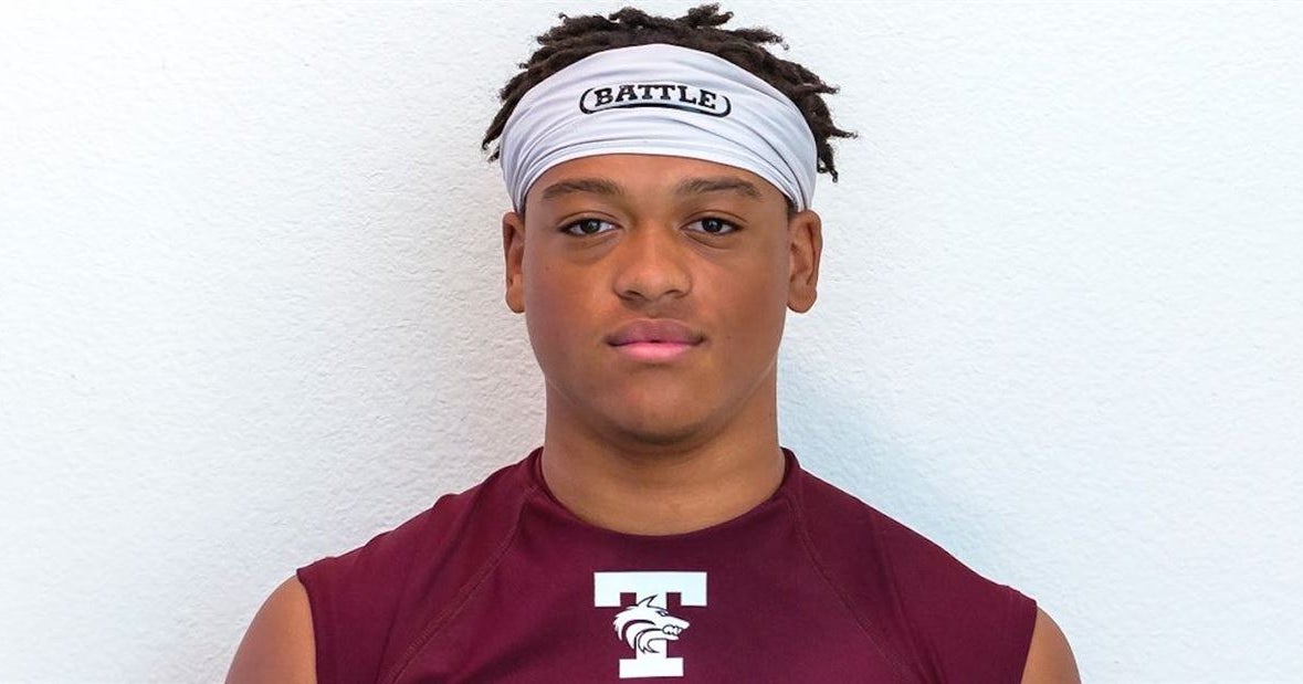 2020 Dallas athlete Jaden Hullaby names early top 11