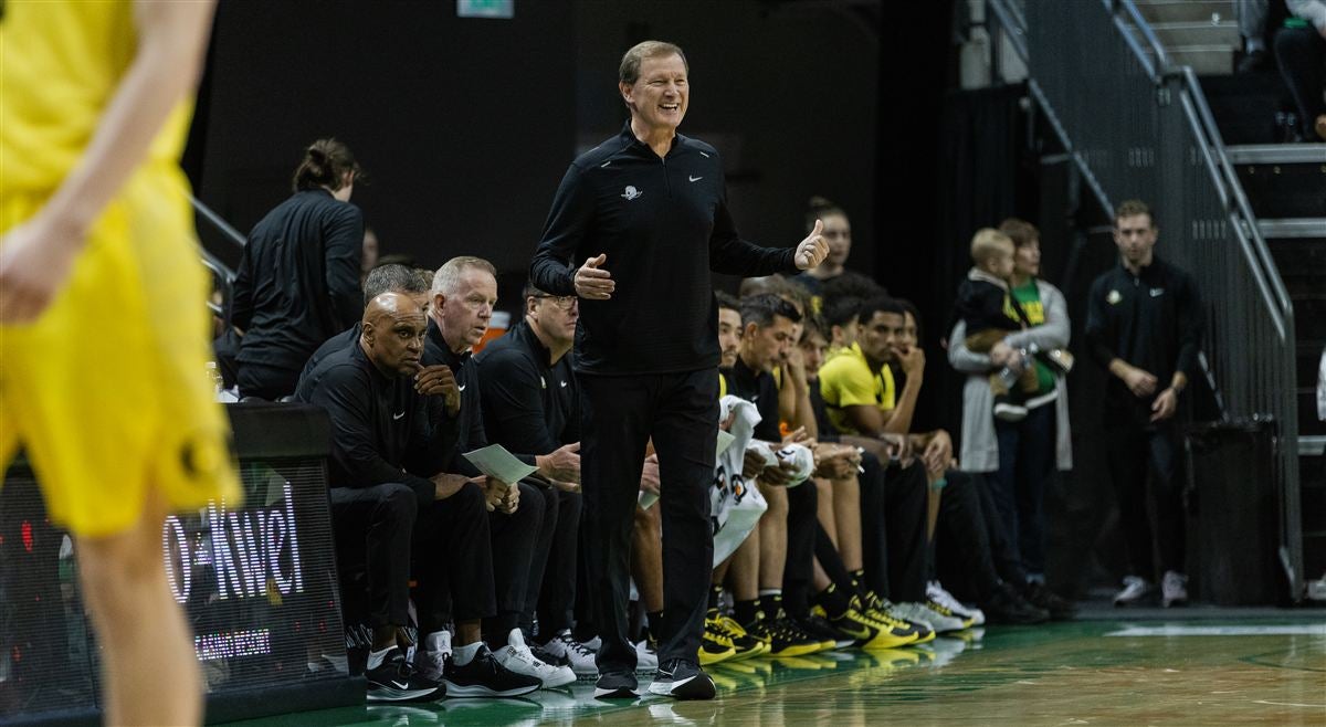 Photos of Oregon basketball's victory over South Dakota State