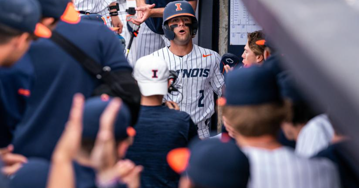 Illini slug way to series-opening win over Iowa to stay atop B1G standings