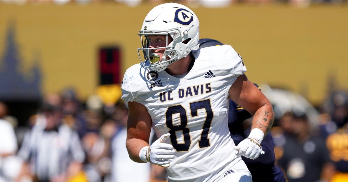 UC Davis tight end commits to Vols