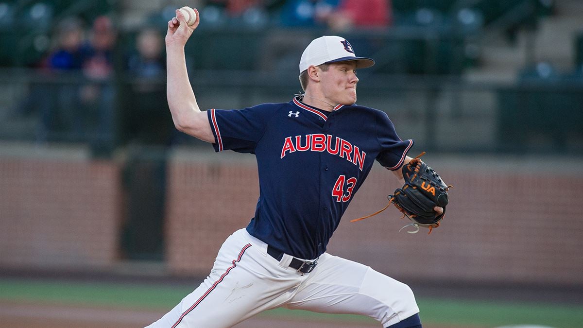 Auburn completes doubleheader sweep of UIC