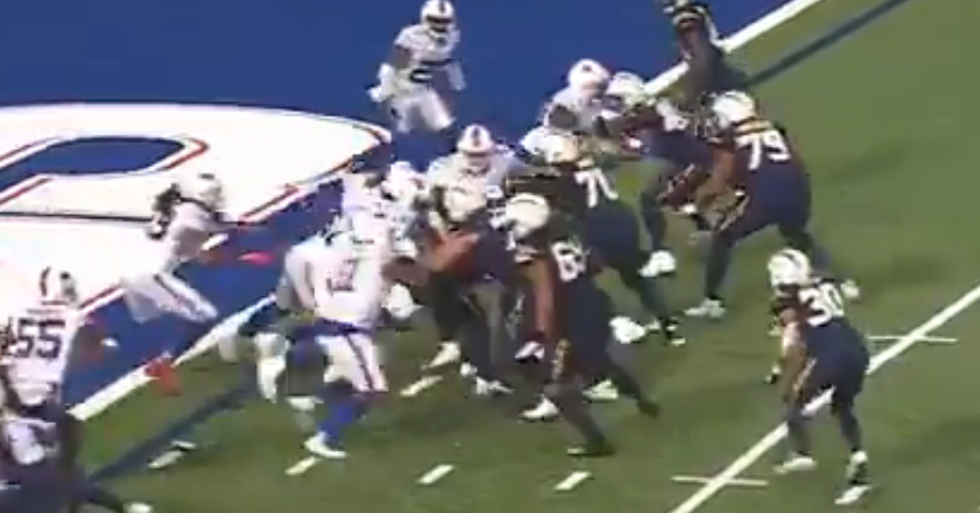 Chargers game ends with botched QB sneak by Justin Herbert