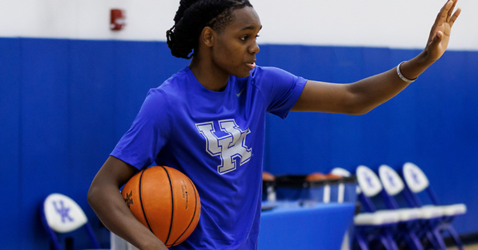 Jasper Johnson rejoins team after winning gold medal at FIBA World Cup