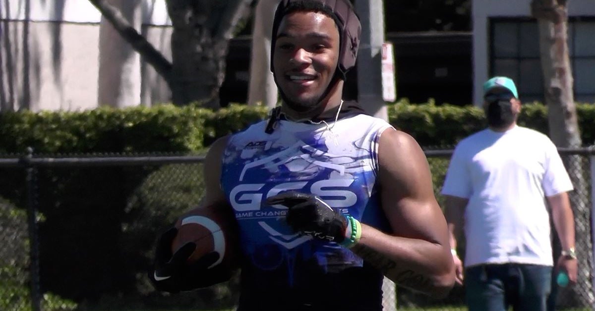 WATCH: DeAndre Moore Jr. shows out at wide out