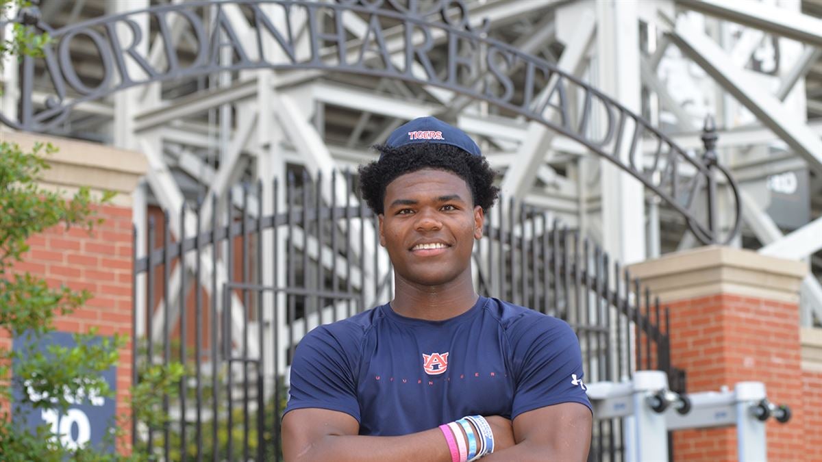 Highlights: 5-star commit Trenton Simpson a two-way star