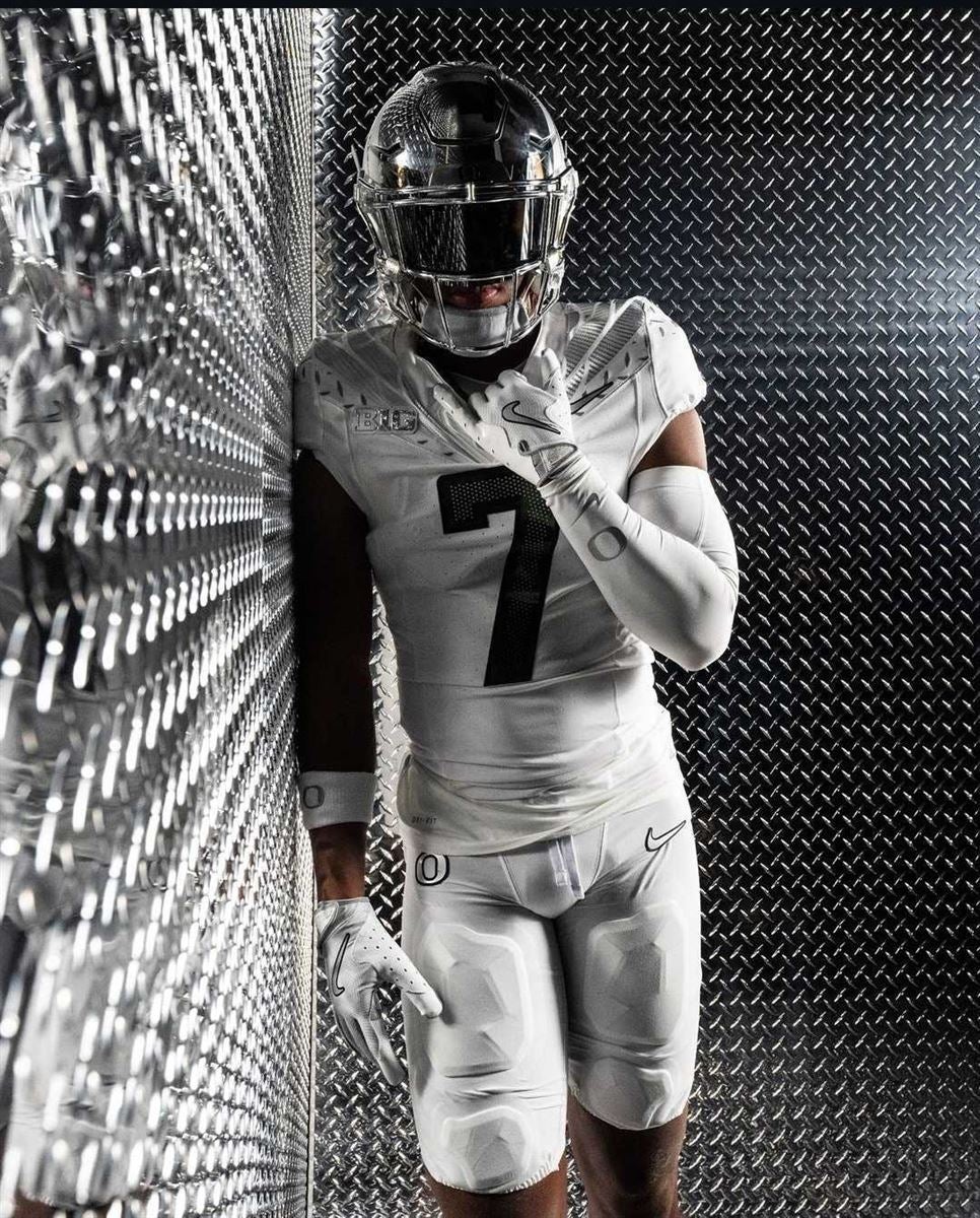 No. 1 Oregon Football will wear its "warp speed" uniforms in clash at ...